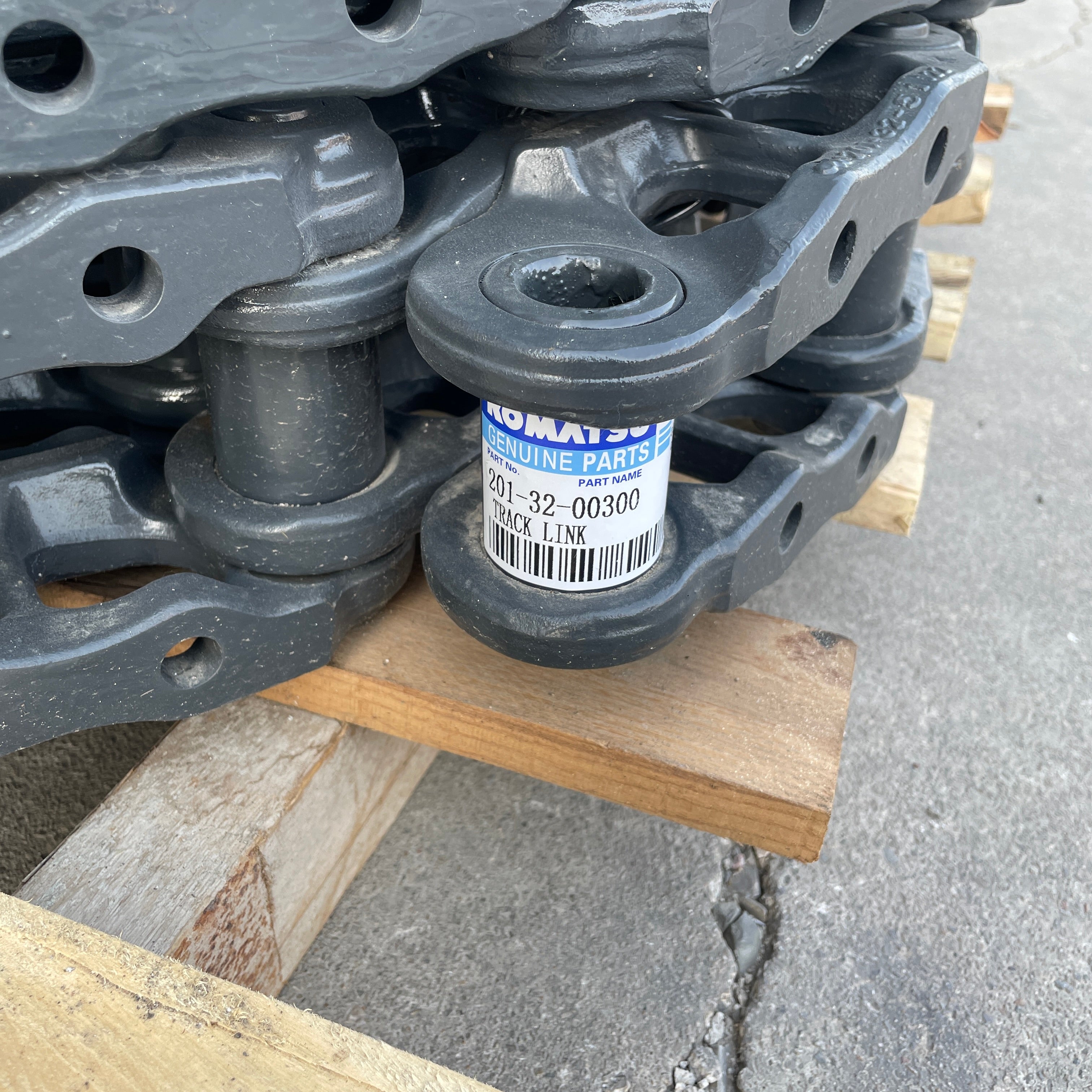 1PCS Track Link Chain Ass'y 201-32-00300 With bolts For Komatsu Excava ...