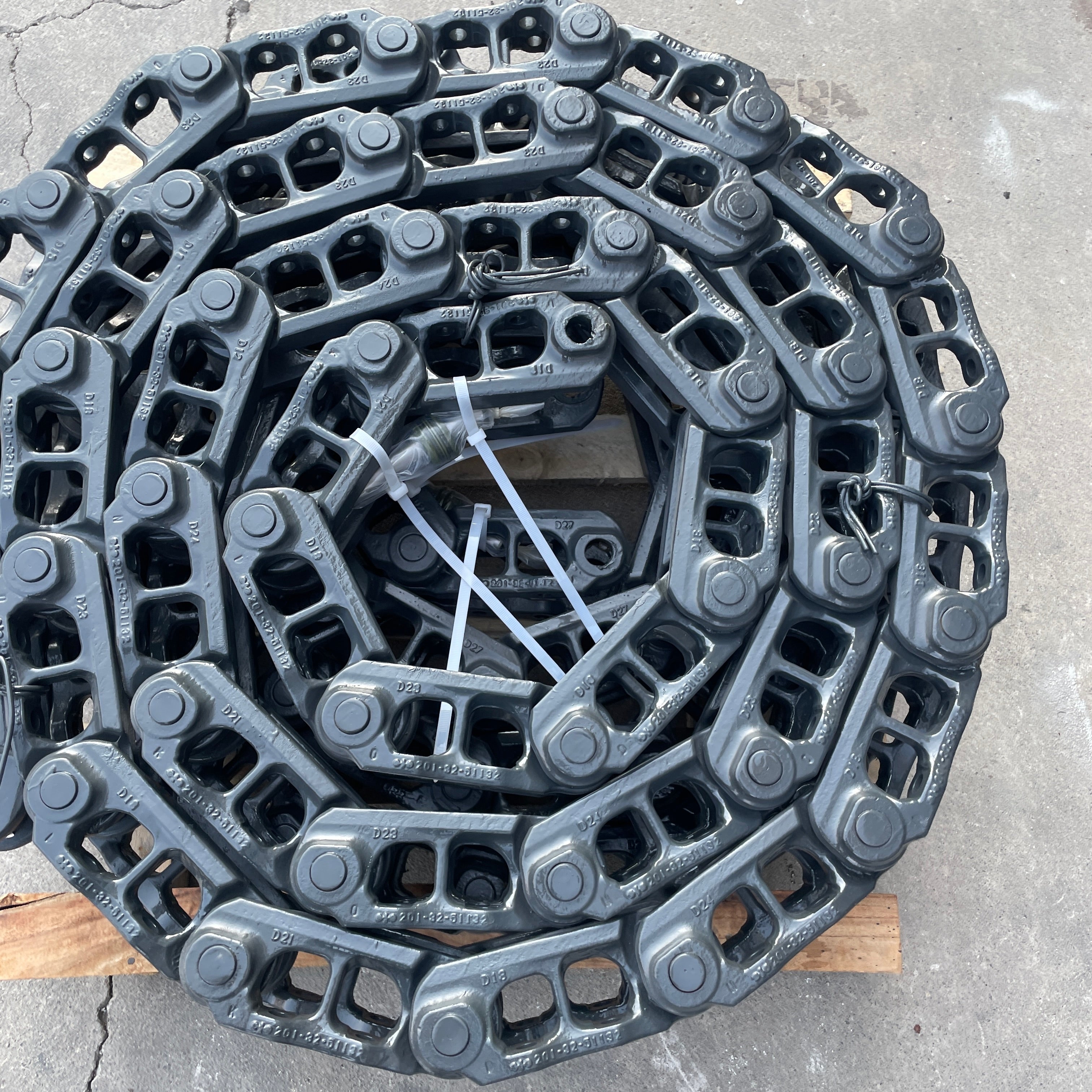 1PCS Track Link Chain Ass'y 201-32-00300 With bolts For Komatsu Excava ...